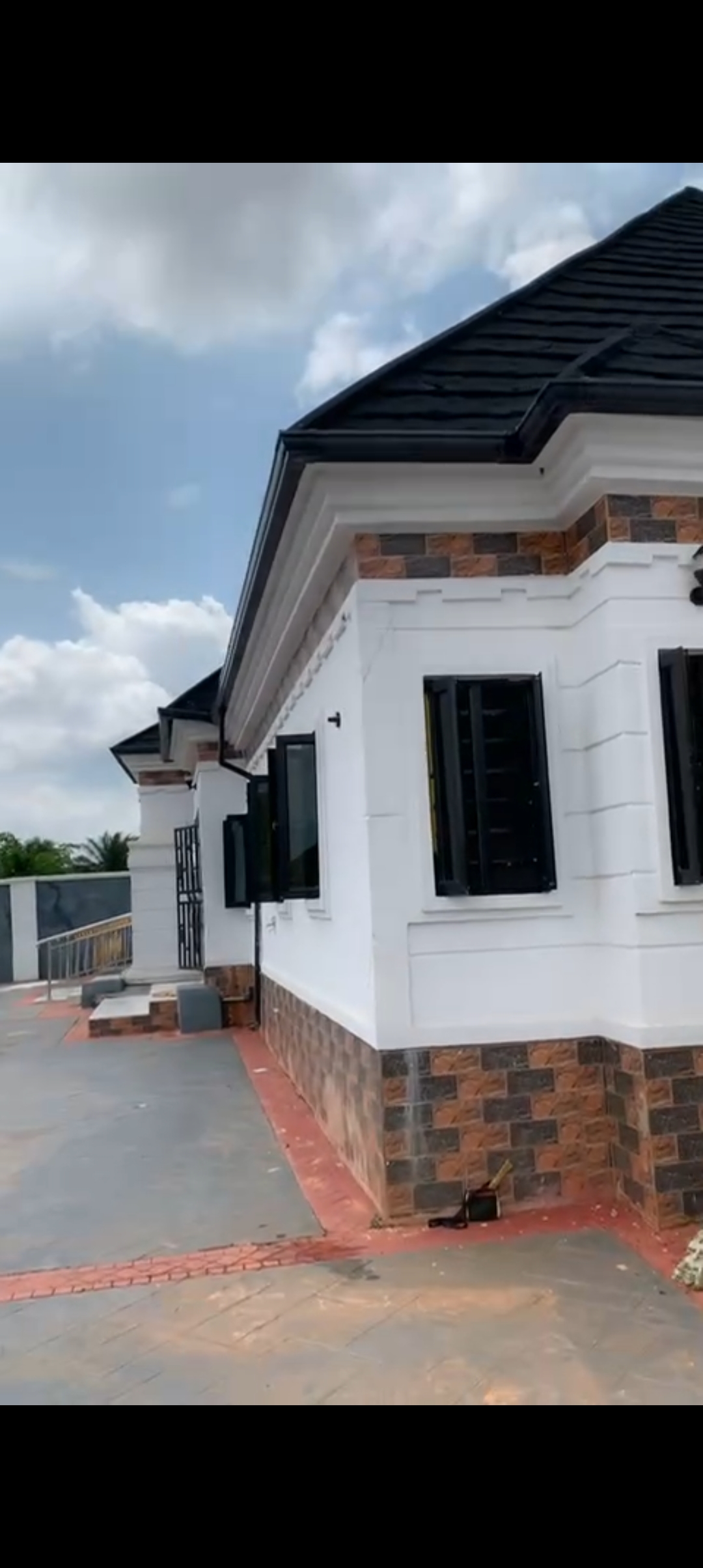 For Sale: Distress 4 Bedroom Bungalow at Oluku, Benin City, Edo ...